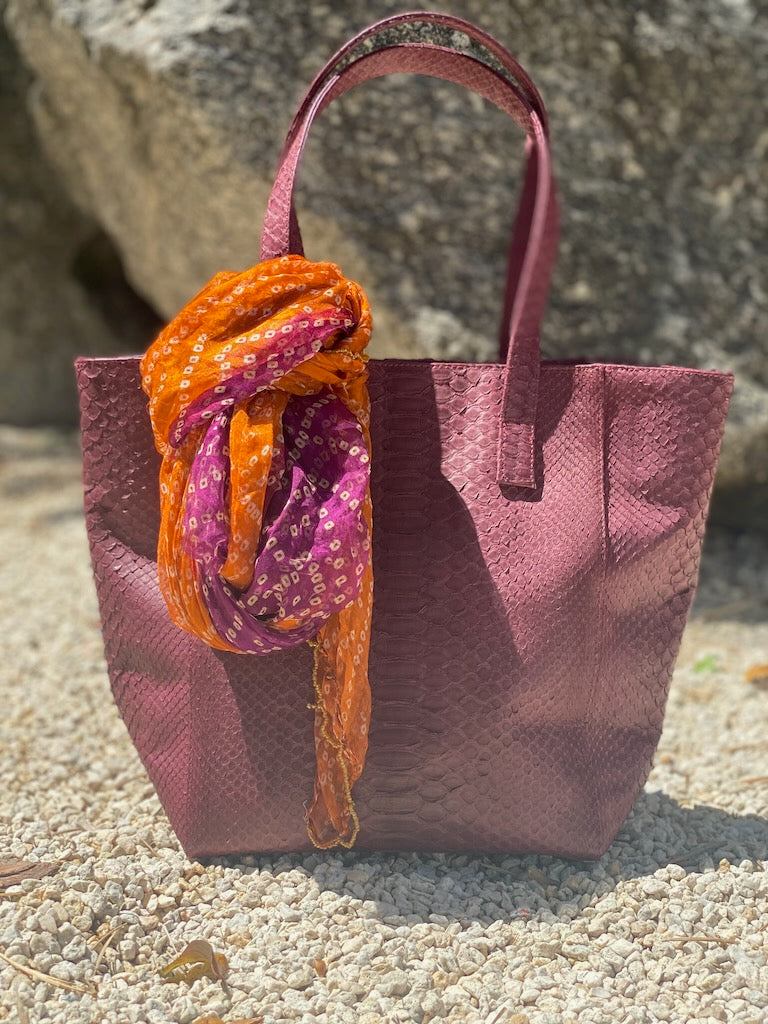 Top 5 Must-Have Handbag Colors for Fall 2024 - Bee In Style